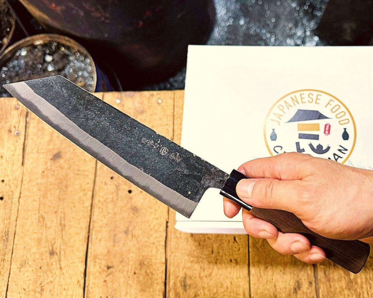 Handcrafted Japanese Kitchen Knive by Blacksmith 'Nakamura Hamono ...